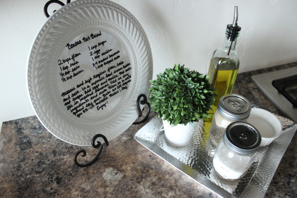 DIY Recipe Plate - The Wood Grain Cottage